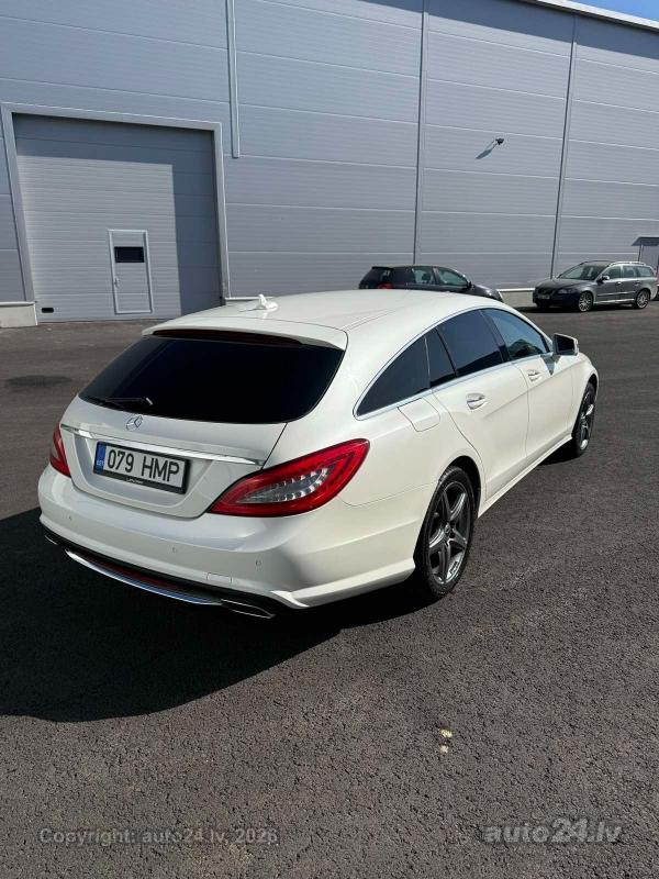 White Mercedes-Benz CLS-Class 2012 in Tallinn, with an engine capacity of 3.00 L and mileage of 232 thousand km for 16900 €, photo 3 on AUTOMOTO.COM.LV