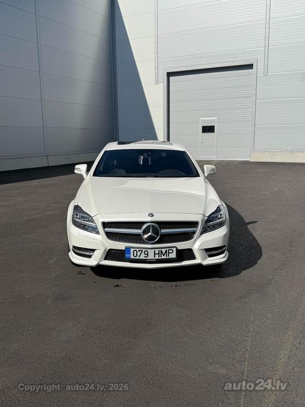 White Mercedes-Benz CLS-Class 2012 in Tallinn, with an engine capacity of 3.00 L and mileage of 232 thousand km for 16900 €, photo 5 on AUTOMOTO.COM.LV
