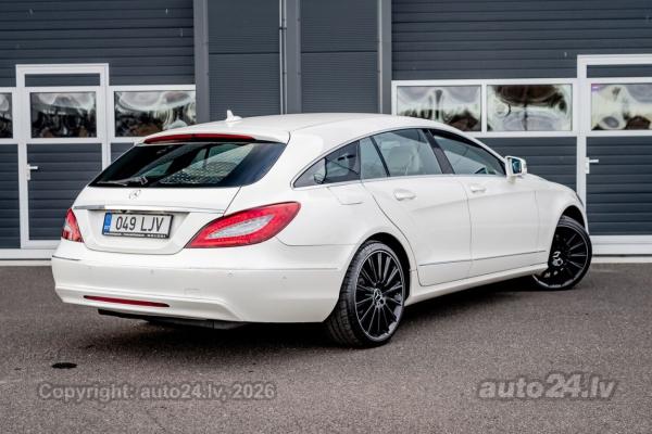 White Mercedes-Benz CLS-Class 2016 in Parnu, with an engine capacity of 2.10 L and mileage of 204 thousand km for 17500 €, photo 4 on AUTOMOTO.COM.LV