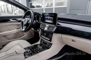 White Mercedes-Benz CLS-Class 2016 in Parnu, with an engine capacity of 2.10 L and mileage of 204 thousand km for 17500 €, photo 11 on AUTOMOTO.COM.LV