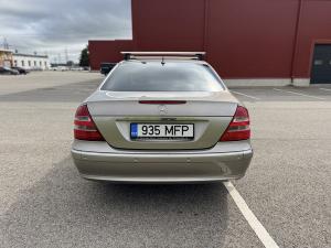 Smilšu krāsa Mercedes-Benz e-200 2006 Tartu, ar dzinēja tilpumu 1.80 L un nobraukumu 167 tūkst. km par 7400 €, foto 5 vietnē AUTOMOTO.COM.LV