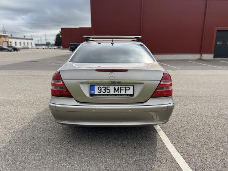 Smilšu krāsa Mercedes-Benz e-200 2006 Tartu, ar dzinēja tilpumu 1.80 L un nobraukumu 167 tūkst. km par 7400 €, foto 5 vietnē AUTOMOTO.COM.LV