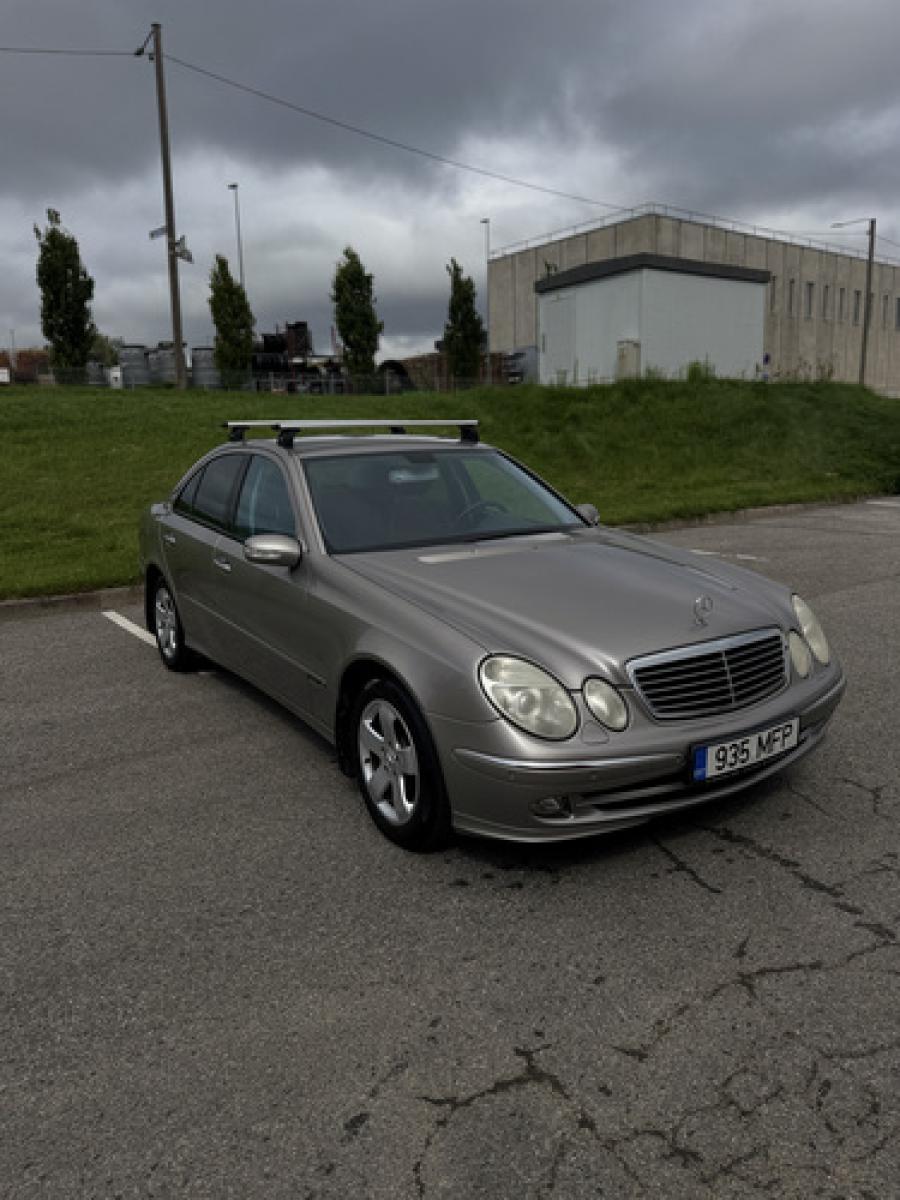 Smilšu krāsa Mercedes-Benz e-200 2006 Tartu, ar dzinēja tilpumu 1.80 L un nobraukumu 167 tūkst. km par 7400 €, foto 7 vietnē AUTOMOTO.COM.LV
