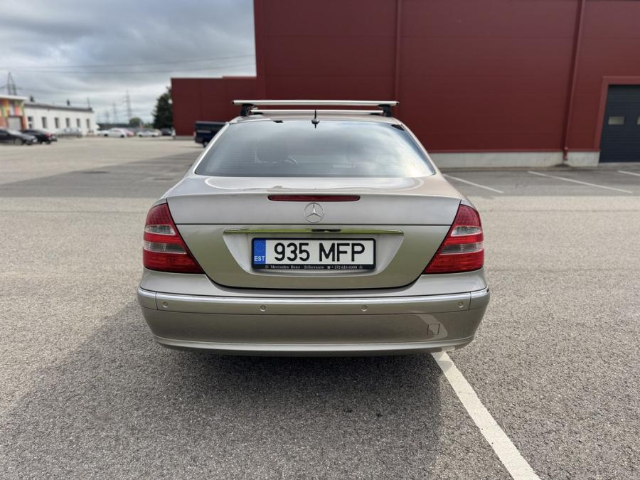 Smilšu krāsa Mercedes-Benz e-200 2006 Tartu, ar dzinēja tilpumu 1.80 L un nobraukumu 167 tūkst. km par 7400 €, foto 16 vietnē AUTOMOTO.COM.LV
