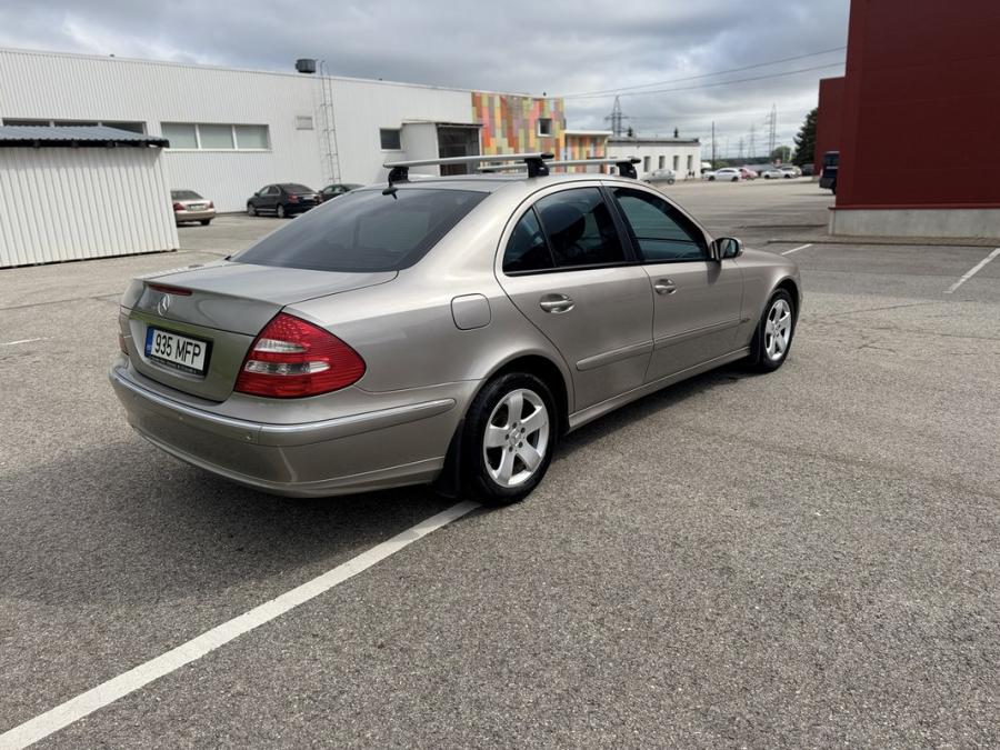 Smilšu krāsa Mercedes-Benz e-200 2006 Tartu, ar dzinēja tilpumu 1.80 L un nobraukumu 167 tūkst. km par 7400 €, foto 17 vietnē AUTOMOTO.COM.LV