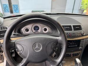 Smilšu krāsa Mercedes-Benz e-200 2006 Tartu, ar dzinēja tilpumu 1.80 L un nobraukumu 167 tūkst. km par 7400 €, foto 20 vietnē AUTOMOTO.COM.LV