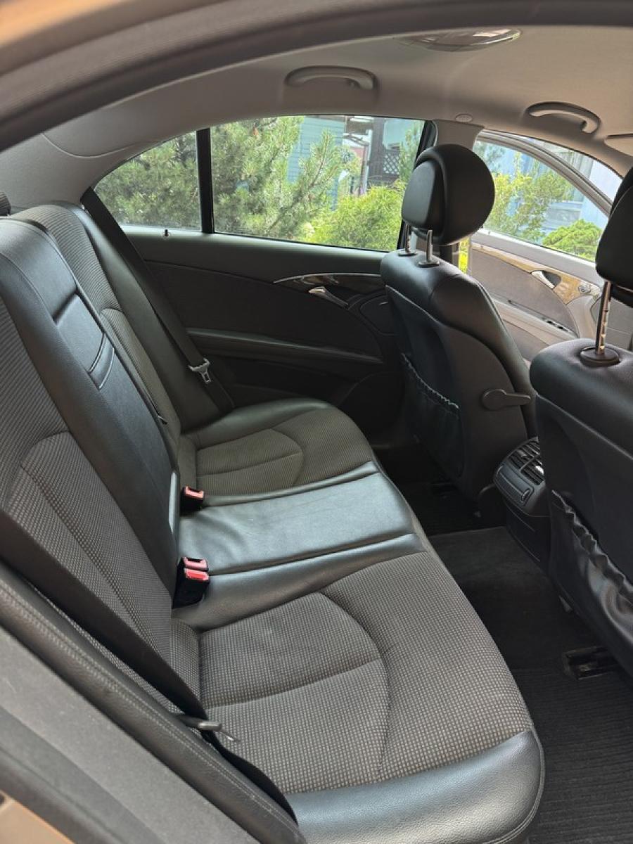 Smilšu krāsa Mercedes-Benz e-200 2006 Tartu, ar dzinēja tilpumu 1.80 L un nobraukumu 167 tūkst. km par 7400 €, foto 21 vietnē AUTOMOTO.COM.LV