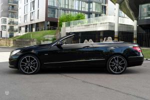Melns Mercedes-Benz e-200 2010 Viļņa, ar dzinēja tilpumu 1.80 L un nobraukumu 197 tūkst. km par 10500 €, foto 3 vietnē AUTOMOTO.COM.LV