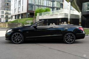 Черный Мерседес E 200 2010 в Вильнюс, объемом двигателя 1.80 л и пробегом 197 тыс. км за 8990 €, фото 3 на AUTOMOTO.COM.LV