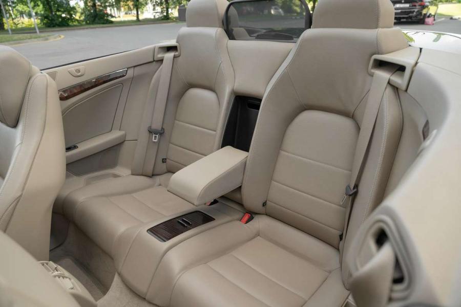Черный Мерседес E 200 2010 в Вильнюс, объемом двигателя 1.80 л и пробегом 197 тыс. км за 8990 €, фото 15 на AUTOMOTO.COM.LV