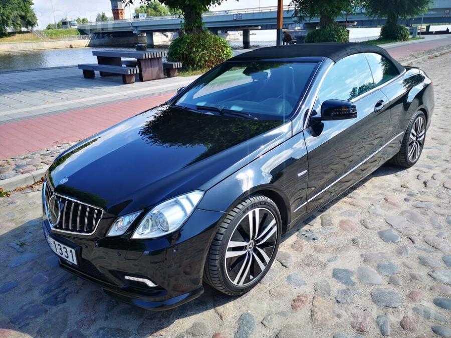 Melns Mercedes-Benz e-200 2011 Liepāja, ar dzinēja tilpumu 2.00 L un nobraukumu 115 tūkst. km par 13800 €, foto 1 vietnē AUTOMOTO.COM.LV