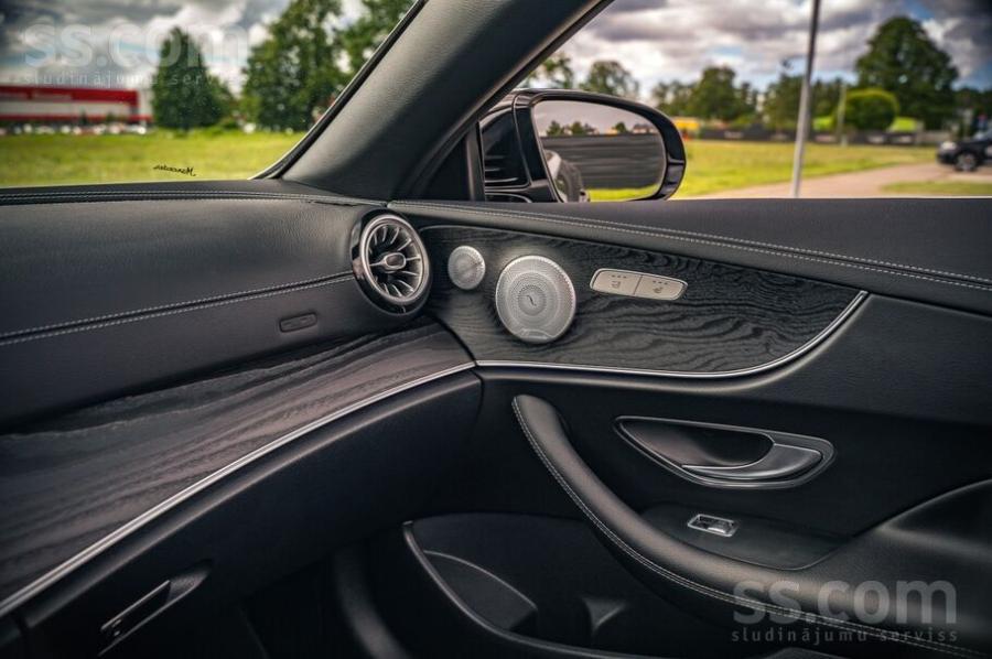 Black Mercedes-Benz e-200 2018 in Riga, with an engine capacity of 2.00 L and mileage of 81 thousand km for 32990 €, photo 21 on AUTOMOTO.COM.LV