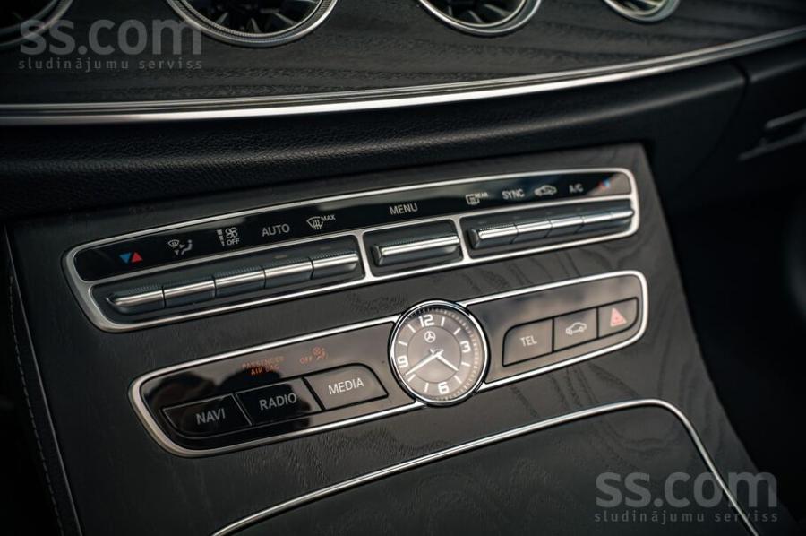 Black Mercedes-Benz e-200 2018 in Riga, with an engine capacity of 2.00 L and mileage of 81 thousand km for 32990 €, photo 25 on AUTOMOTO.COM.LV