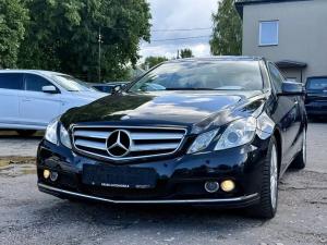 Melns Mercedes-Benz e-200 2010 Rīga, ar dzinēja tilpumu 1.80 L un nobraukumu 120 tūkst. km par 14800 €, foto  vietnē AUTOMOTO.COM.LV