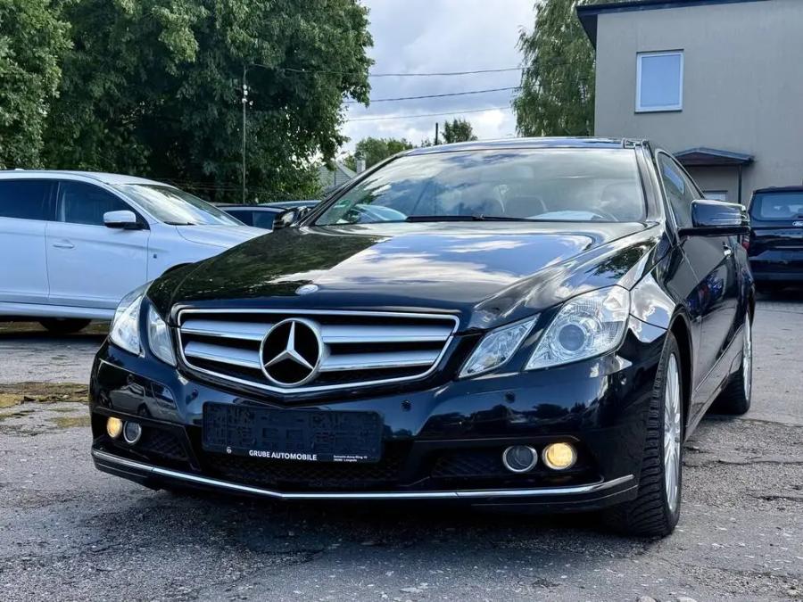 Black Mercedes-Benz e-200 2010 in Riga, with an engine capacity of 1.80 L and mileage of 120 thousand km for 14800 €, photo 1 on AUTOMOTO.COM.LV