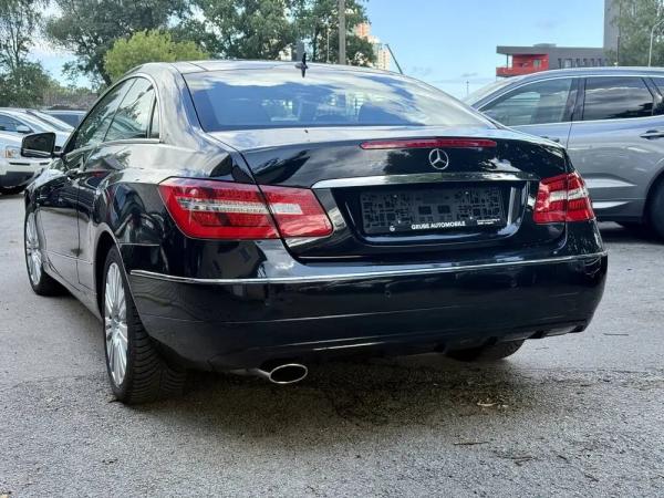 Black Mercedes-Benz e-200 2010 in Riga, with an engine capacity of 1.80 L and mileage of 120 thousand km for 14800 €, photo 4 on AUTOMOTO.COM.LV