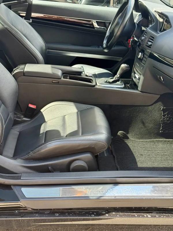 Black Mercedes-Benz e-200 2010 in Riga, with an engine capacity of 1.80 L and mileage of 120 thousand km for 14800 €, photo 5 on AUTOMOTO.COM.LV