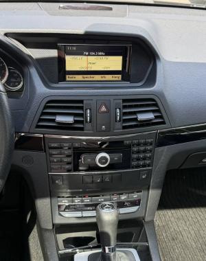 Black Mercedes-Benz e-200 2010 in Riga, with an engine capacity of 1.80 L and mileage of 120 thousand km for 14800 €, photo 10 on AUTOMOTO.COM.LV