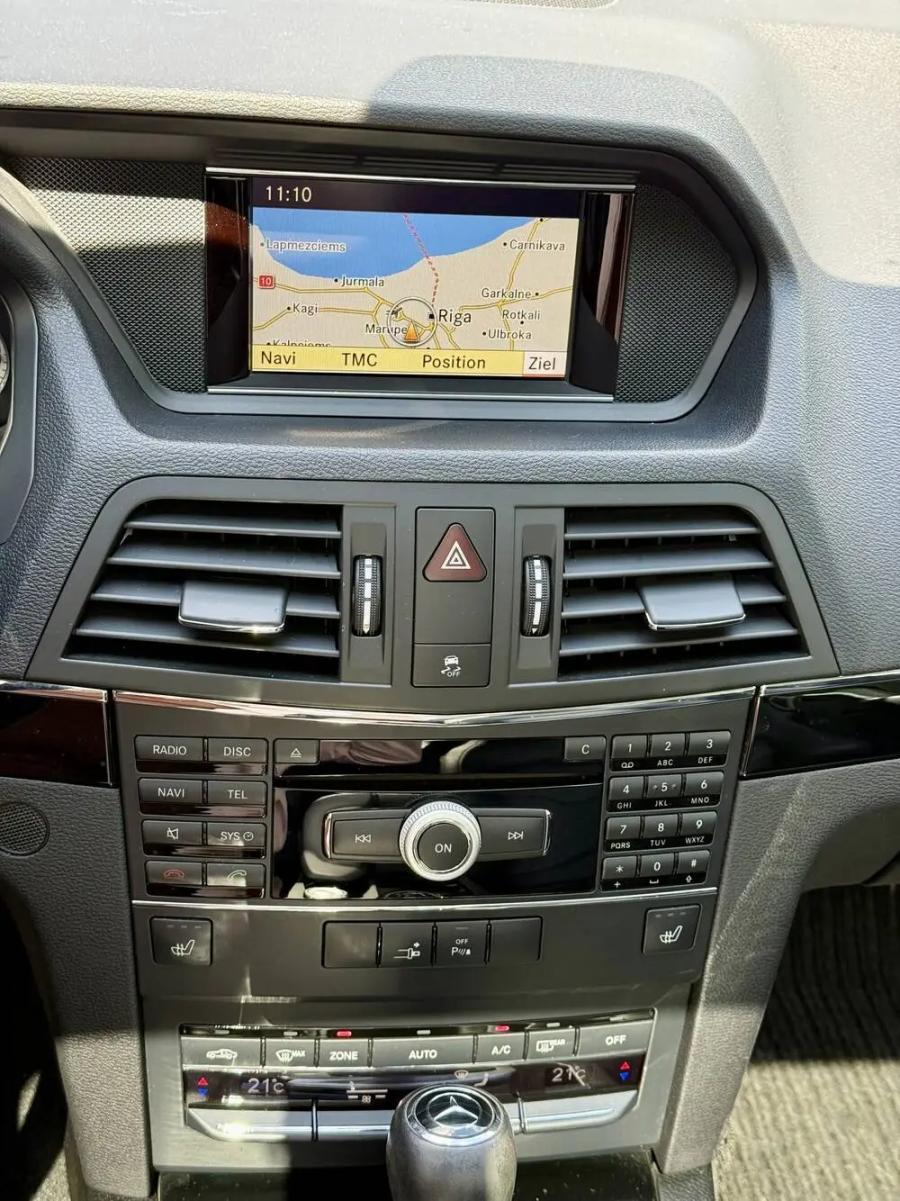 Black Mercedes-Benz e-200 2010 in Riga, with an engine capacity of 1.80 L and mileage of 120 thousand km for 14800 €, photo 11 on AUTOMOTO.COM.LV