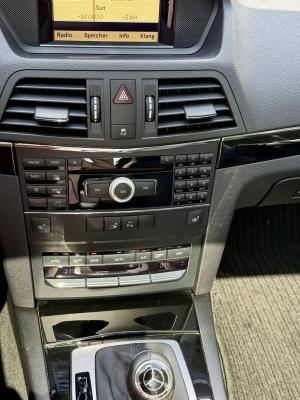 Black Mercedes-Benz e-200 2010 in Riga, with an engine capacity of 1.80 L and mileage of 120 thousand km for 14800 €, photo 12 on AUTOMOTO.COM.LV