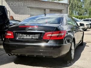 Melns Mercedes-Benz e-200 2010 Rīga, ar dzinēja tilpumu 1.80 L un nobraukumu 0 tūkst. km par 14800 €, foto 4 vietnē AUTOMOTO.COM.LV
