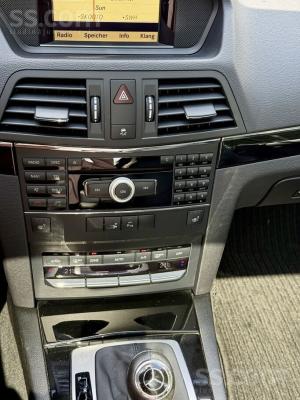 Melns Mercedes-Benz e-200 2010 Rīga, ar dzinēja tilpumu 1.80 L un nobraukumu 0 tūkst. km par 14800 €, foto 12 vietnē AUTOMOTO.COM.LV