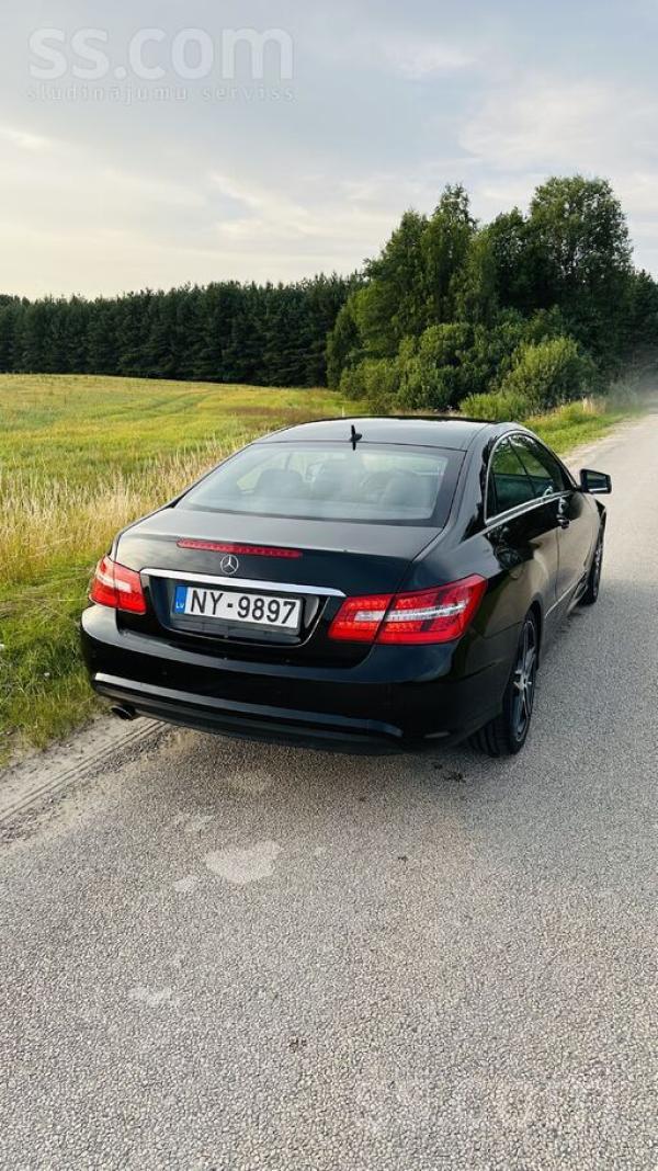 Черный Мерседес E 200 2012 в Резекне, объемом двигателя 1.80 л и пробегом 200 тыс. км за 8500 €, фото 2 на AUTOMOTO.COM.LV