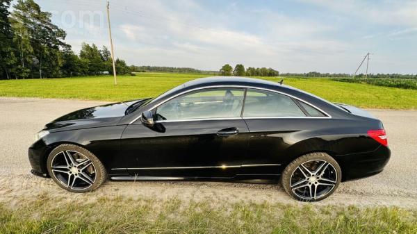 Черный Мерседес E 200 2012 в Резекне, объемом двигателя 1.80 л и пробегом 200 тыс. км за 8500 €, фото 4 на AUTOMOTO.COM.LV