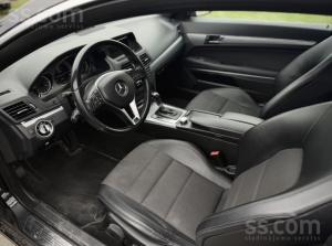 Черный Мерседес E 200 2013 в Рига, объемом двигателя 1.80 л и пробегом 247 тыс. км за 10240 €, фото 9 на AUTOMOTO.COM.LV