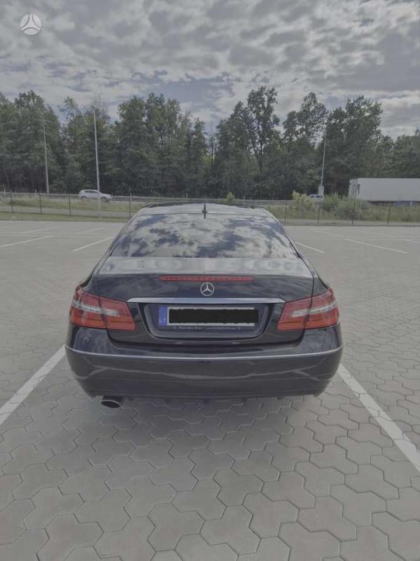 Melns Mercedes-Benz e-200 2013 Kauņa, ar dzinēja tilpumu 1.99 L un nobraukumu 127 tūkst. km par 9600 €, foto 5 vietnē AUTOMOTO.COM.LV