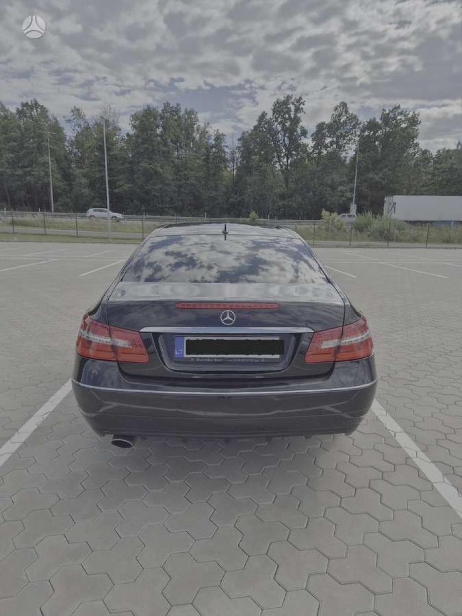 Melns Mercedes-Benz e-200 2013 Kauņa, ar dzinēja tilpumu 1.99 L un nobraukumu 127 tūkst. km par 9600 €, foto 5 vietnē AUTOMOTO.COM.LV