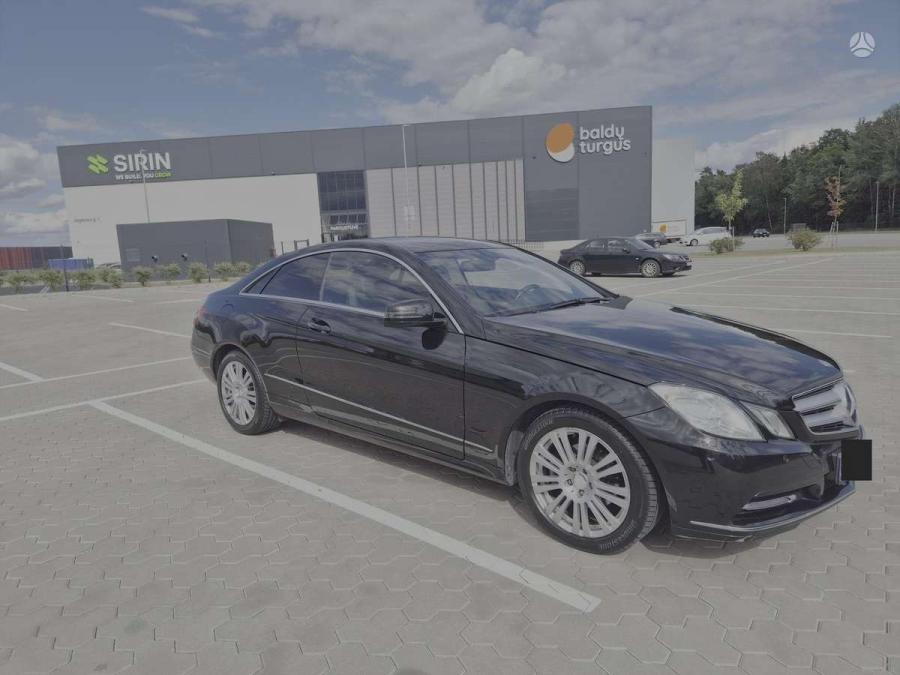 Melns Mercedes-Benz e-200 2013 Kauņa, ar dzinēja tilpumu 1.99 L un nobraukumu 127 tūkst. km par 9600 €, foto 6 vietnē AUTOMOTO.COM.LV