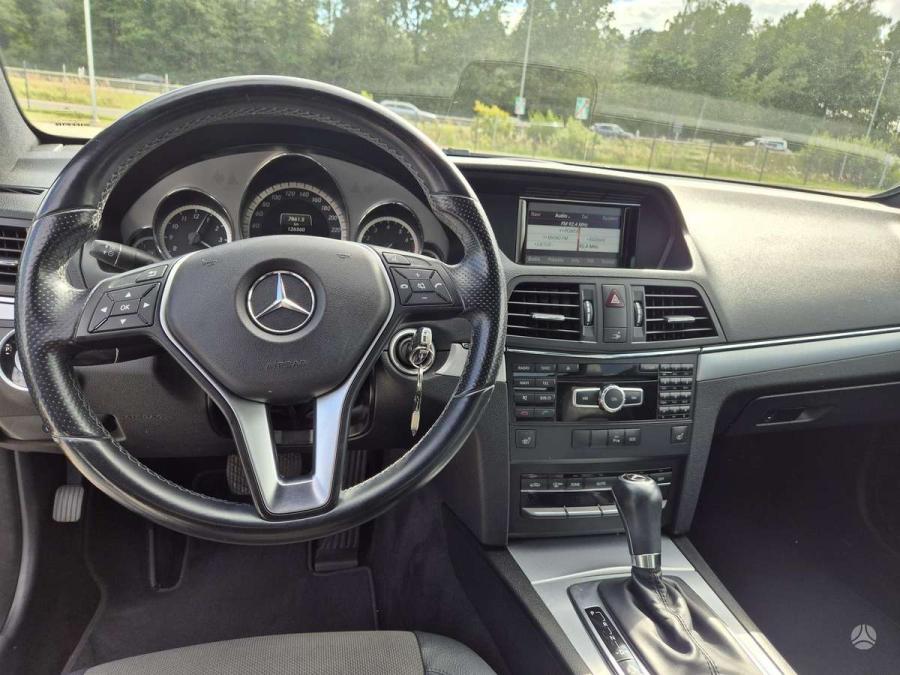 Melns Mercedes-Benz e-200 2013 Kauņa, ar dzinēja tilpumu 1.99 L un nobraukumu 127 tūkst. km par 9600 €, foto 7 vietnē AUTOMOTO.COM.LV