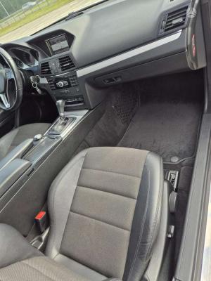 Melns Mercedes-Benz e-200 2013 Kauņa, ar dzinēja tilpumu 1.99 L un nobraukumu 127 tūkst. km par 9600 €, foto 9 vietnē AUTOMOTO.COM.LV