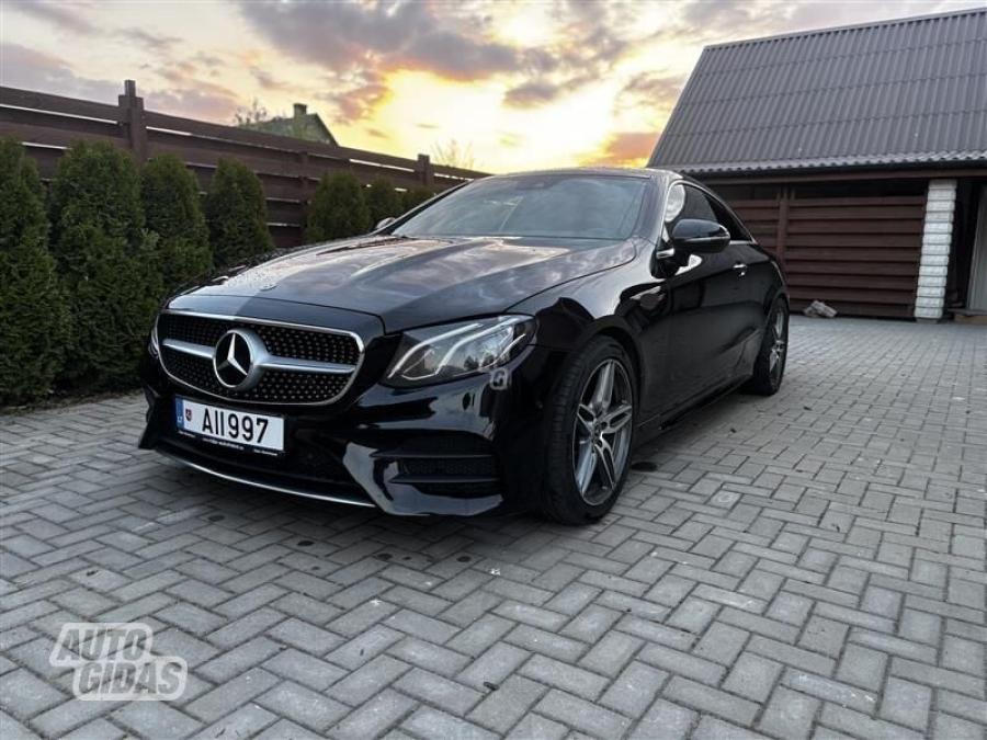Melns Mercedes-Benz e-200 2019 Trakai, ar dzinēja tilpumu 2.00 L un nobraukumu 260 tūkst. km par 26000 €, foto 1 vietnē AUTOMOTO.COM.LV
