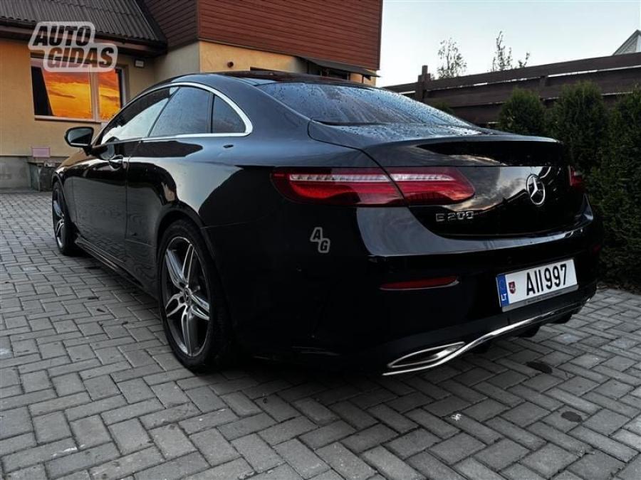 Melns Mercedes-Benz e-200 2019 Trakai, ar dzinēja tilpumu 2.00 L un nobraukumu 260 tūkst. km par 26000 €, foto 6 vietnē AUTOMOTO.COM.LV