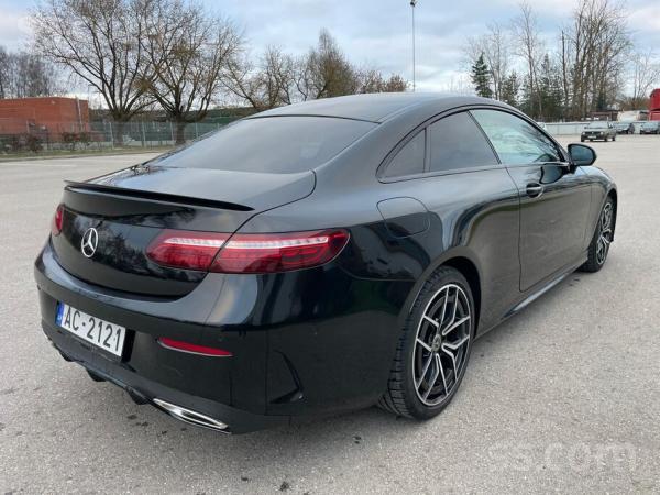 Melns Mercedes-Benz e-200 2022 Rīga, ar dzinēja tilpumu 2.00 L un nobraukumu 48 tūkst. km par 41900 €, foto 4 vietnē AUTOMOTO.COM.LV