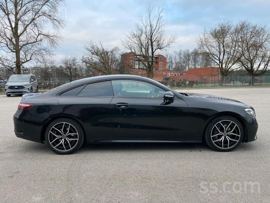 Melns Mercedes-Benz e-200 2022 Rīga, ar dzinēja tilpumu 2.00 L un nobraukumu 48 tūkst. km par 41900 €, foto 5 vietnē AUTOMOTO.COM.LV