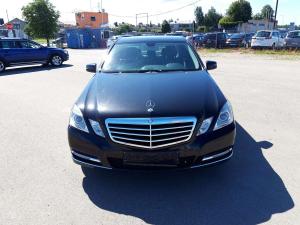 Melns Mercedes-Benz e-200 2009 Šauļi, ar dzinēja tilpumu 1.80 L un nobraukumu 223 tūkst. km par 7200 €, foto 3 vietnē AUTOMOTO.COM.LV