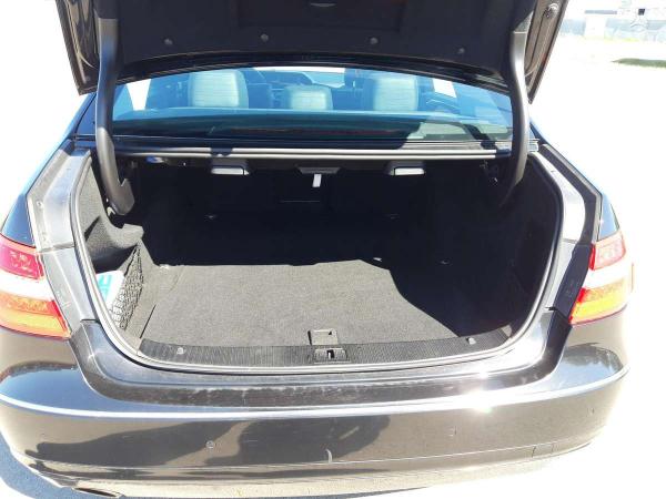 Black Mercedes-Benz e-200 2009 in Siauliai, with an engine capacity of 1.80 L and mileage of 223 thousand km for 7200 €, photo 7 on AUTOMOTO.COM.LV