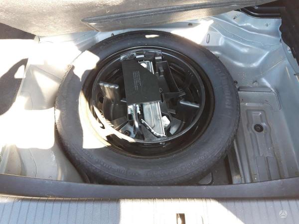 Black Mercedes-Benz e-200 2009 in Siauliai, with an engine capacity of 1.80 L and mileage of 223 thousand km for 7200 €, photo 8 on AUTOMOTO.COM.LV