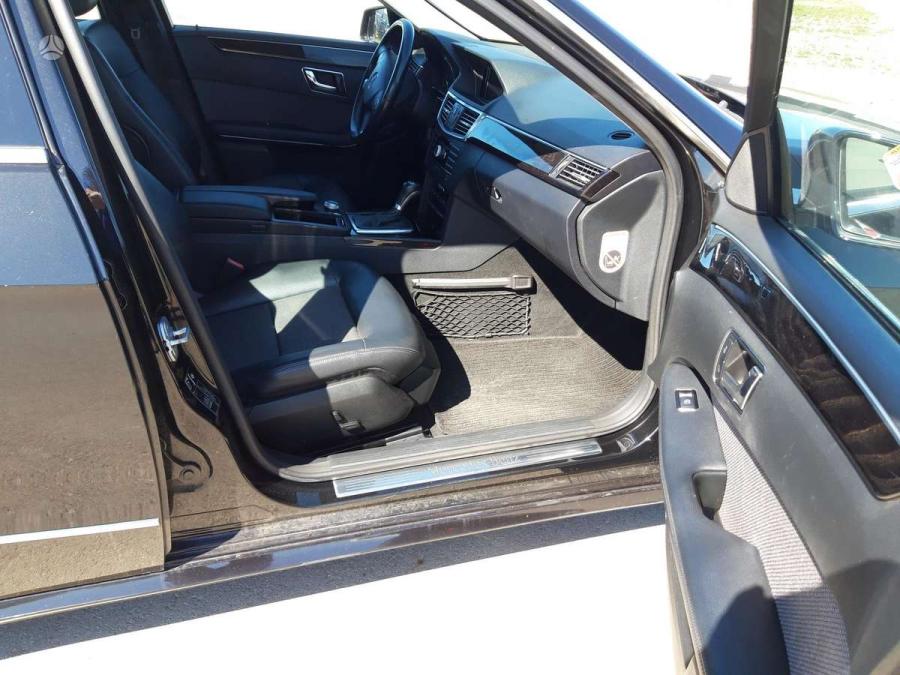 Melns Mercedes-Benz e-200 2009 Šauļi, ar dzinēja tilpumu 1.80 L un nobraukumu 223 tūkst. km par 7200 €, foto 10 vietnē AUTOMOTO.COM.LV
