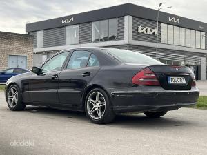 Черный Мерседес E 200 2003 в Нарва, объемом двигателя 2.10 л и пробегом 715 тыс. км за 1499 €, фото 7 на AUTOMOTO.COM.LV