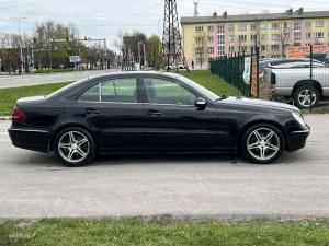Черный Мерседес E 200 2003 в Нарва, объемом двигателя 2.10 л и пробегом 715 тыс. км за 1499 €, фото 16 на AUTOMOTO.COM.LV