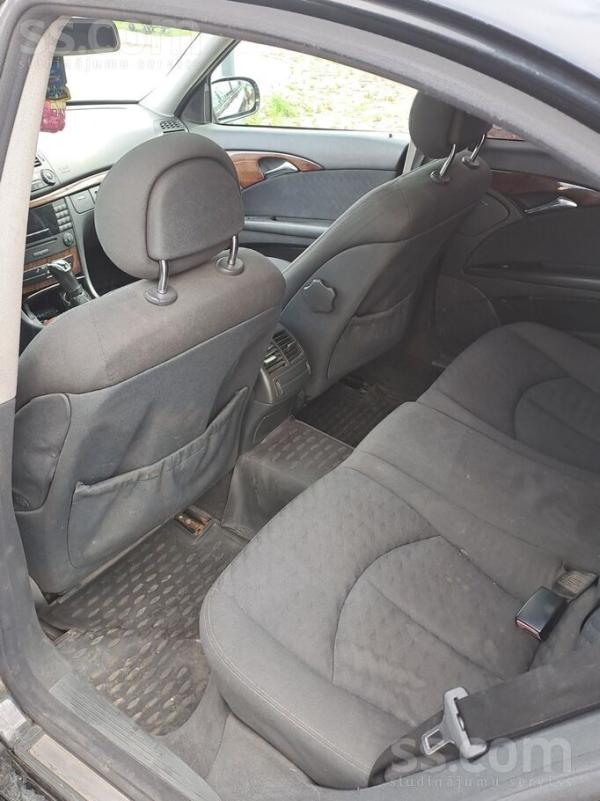 Melns Mercedes-Benz e-200 2003 Valmiera, ar dzinēja tilpumu 2.20 L un nobraukumu 368 tūkst. km par 2300 €, foto 9 vietnē AUTOMOTO.COM.LV
