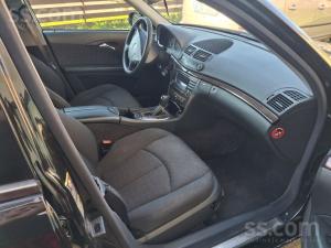 Черный Мерседес E 200 2004 в Валмиера, объемом двигателя 2.20 л и пробегом 340 тыс. км за 2800 €, фото 6 на AUTOMOTO.COM.LV