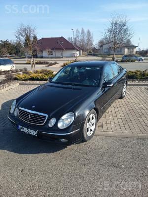 Черный Мерседес E 200 2004 в Бауска, объемом двигателя 2.20 л и пробегом 340 тыс. км за 2600 €, фото  на AUTOMOTO.COM.LV