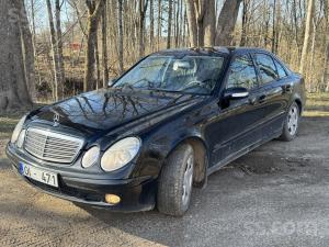 Черный Мерседес E 200 2004 в Валмиера, объемом двигателя 2.20 л и пробегом 464 тыс. км за 950 €, фото 4 на AUTOMOTO.COM.LV