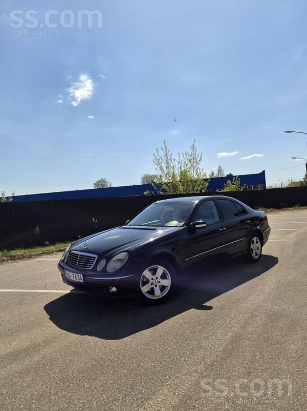 Melns Mercedes-Benz e-200 2004 Daugavpils, ar dzinēja tilpumu 2.20 L un nobraukumu 290 tūkst. km par 3000 €, foto 1 vietnē AUTOMOTO.COM.LV