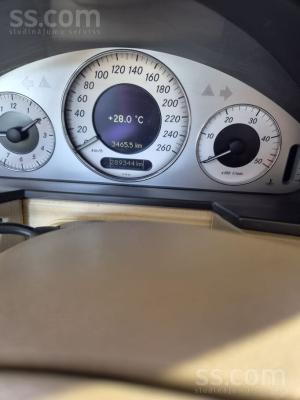 Melns Mercedes-Benz e-200 2004 Daugavpils, ar dzinēja tilpumu 2.20 L un nobraukumu 290 tūkst. km par 3000 €, foto 5 vietnē AUTOMOTO.COM.LV
